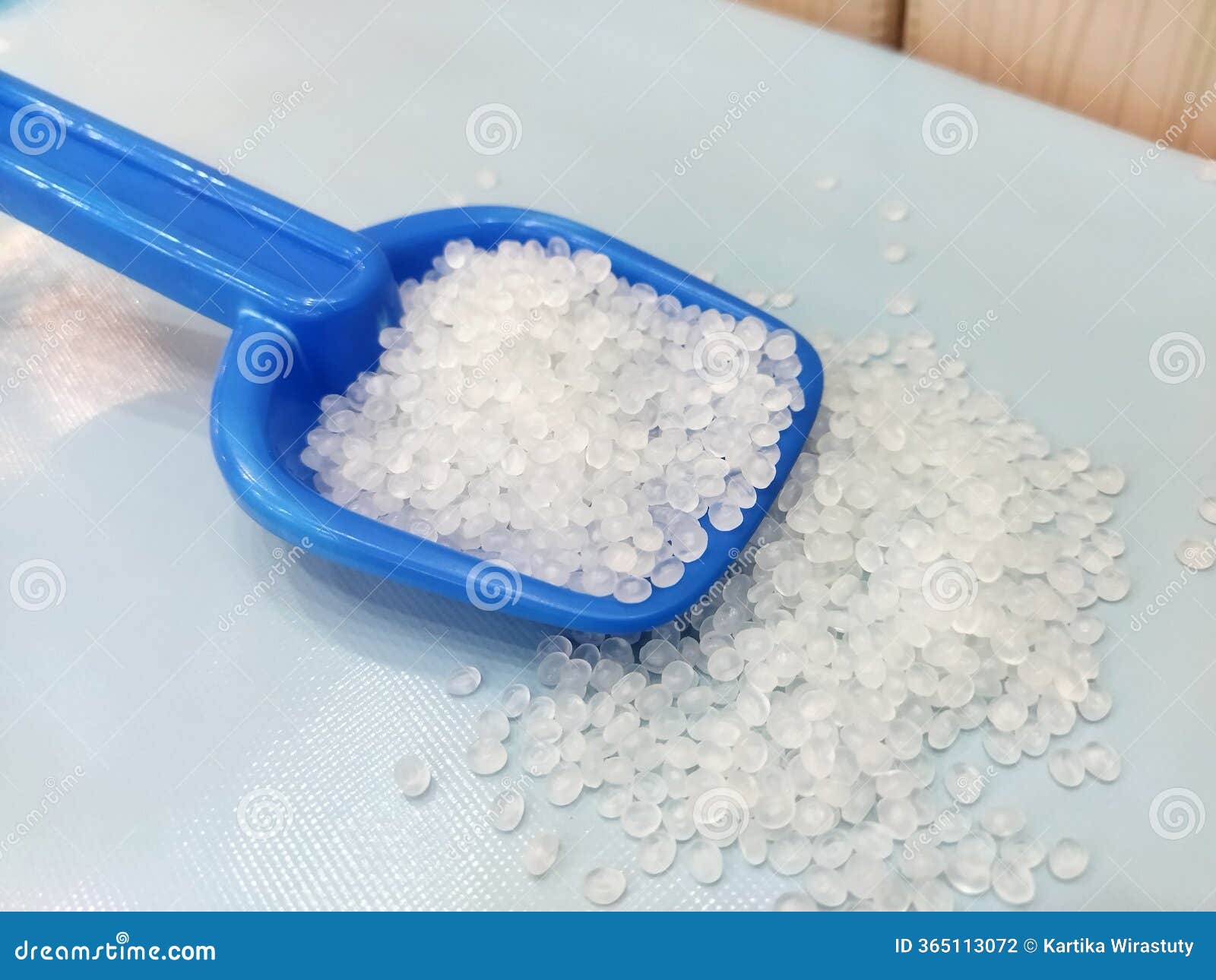 White PET Granules, Polymer Resin, Plastic Granulate For Injection ...