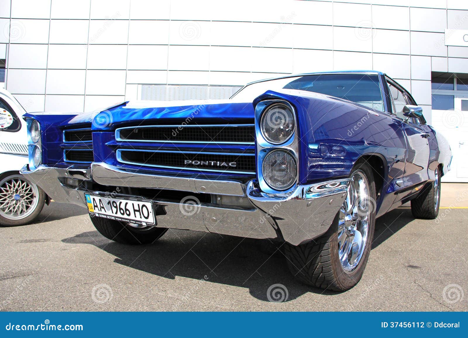 Blue Pontiac Catalina editorial photography. Image of motorshow - 37456112