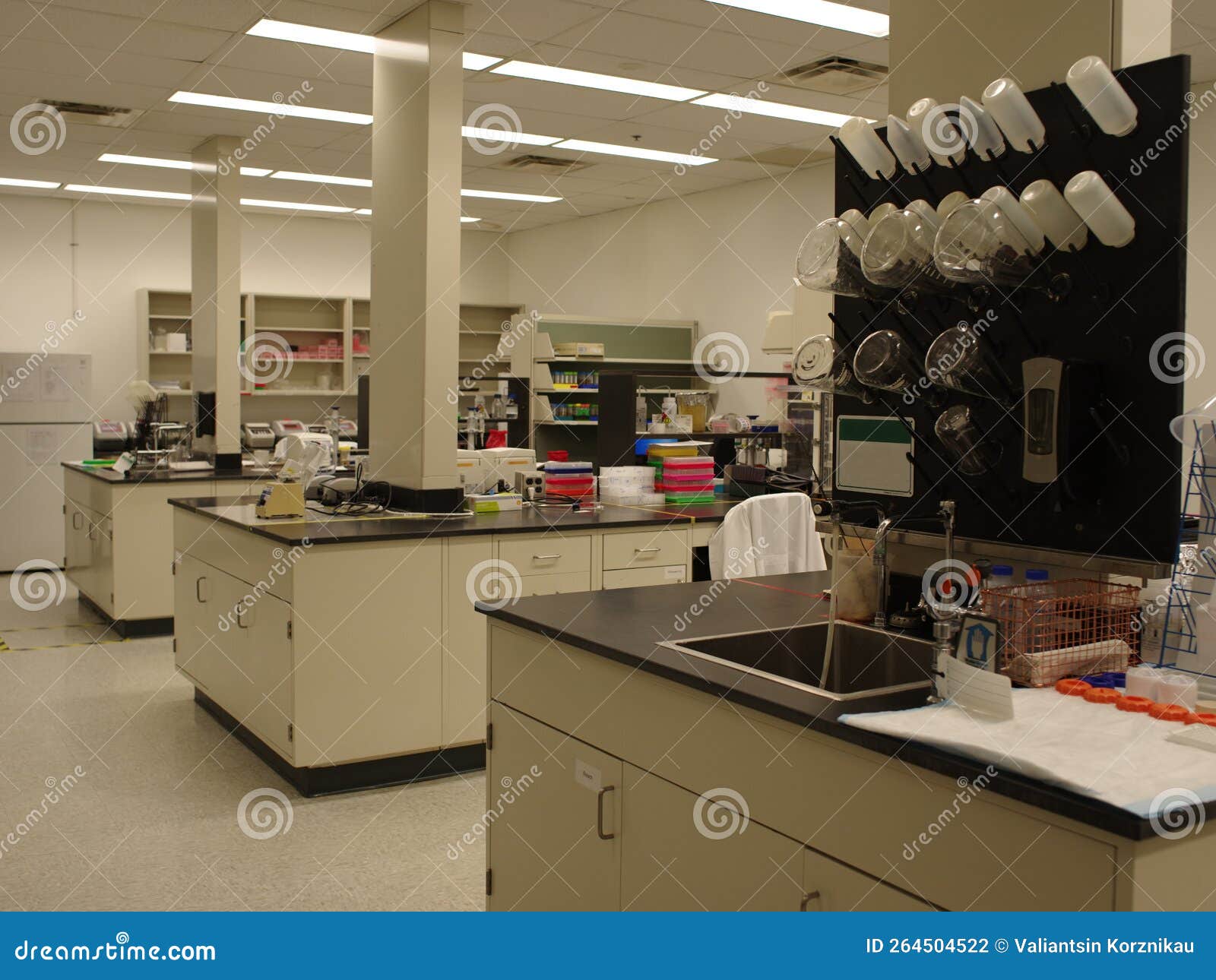 Blue Processing DNA Laboratory Equipment Stock Photo - Image of light ...