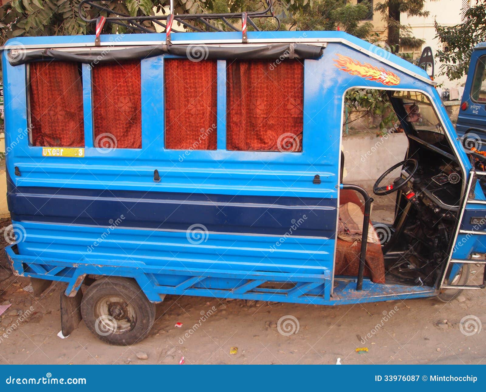Blue rickshaw stock image. Image of blue, lanka, ride - 33976087