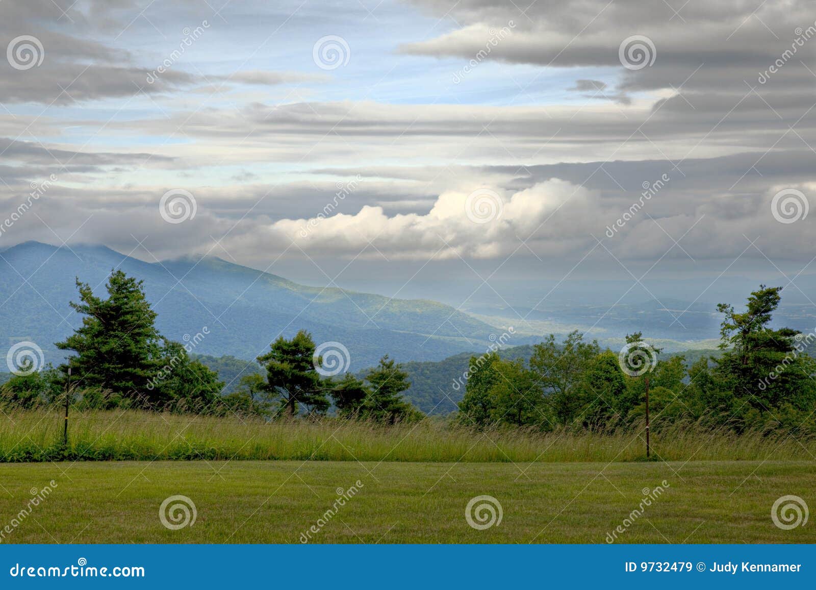 Blue Ridge Mountains and Sky Stock Image - Image of nature, beauty: 9732479