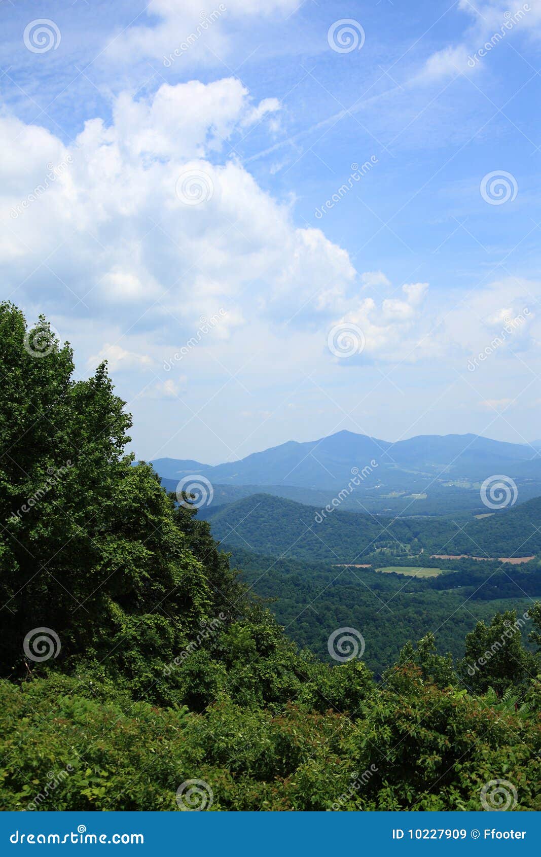 Blue Ridge Mountains - Virginia Stock Image - Image of peaks, scenic ...