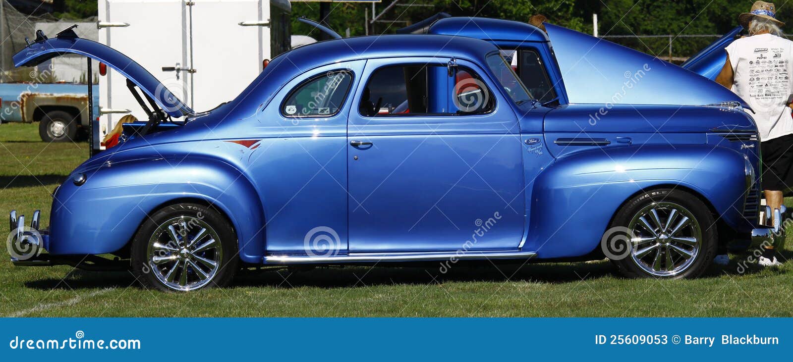 Blue Rod editorial stock photo. Image of auto, automobile - 25609053