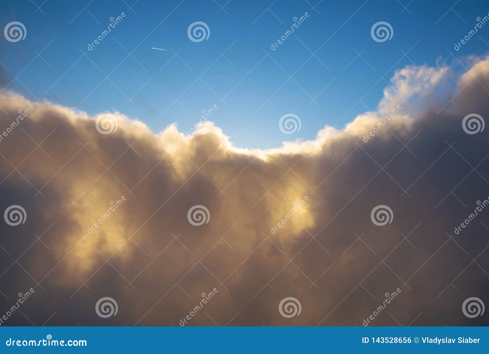 Sky and Clouds Colored by Evening Light Stock Photo - Image of overcast ...