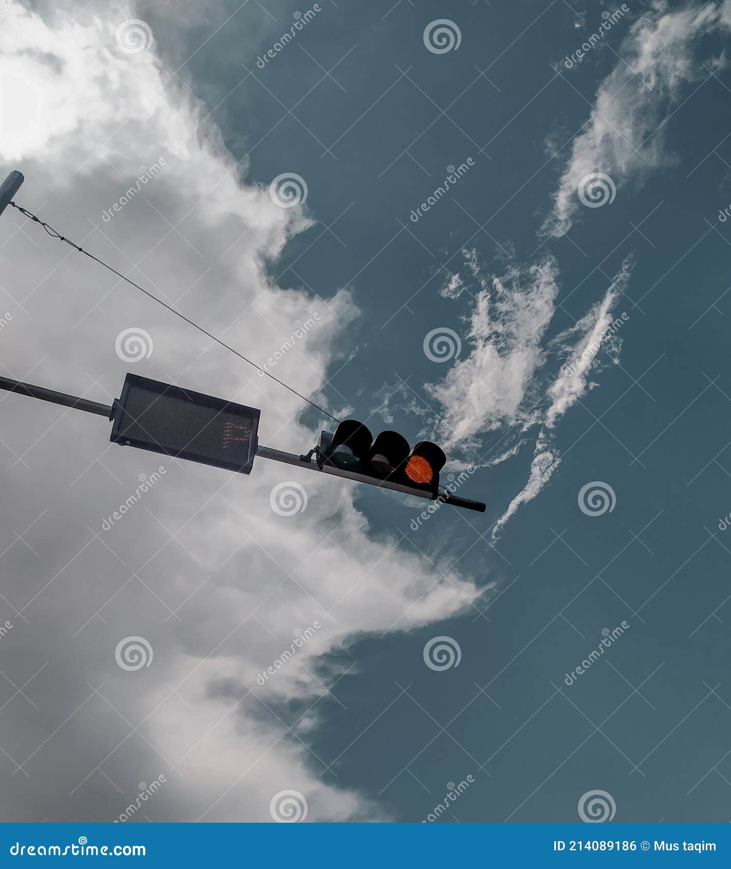 Blue Sky Traffic Light Roud Stock Photo - Image of flight, roud: 214089186