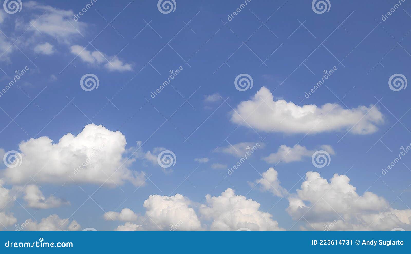 Background Awan Biru