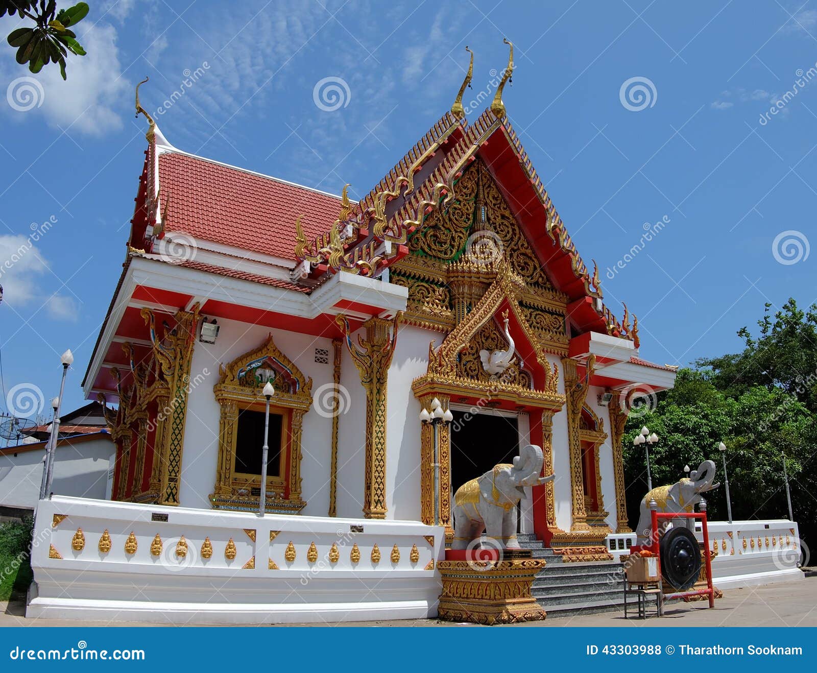 Blue Sky Wat Rong chang stock photo. Image of history - 43303988