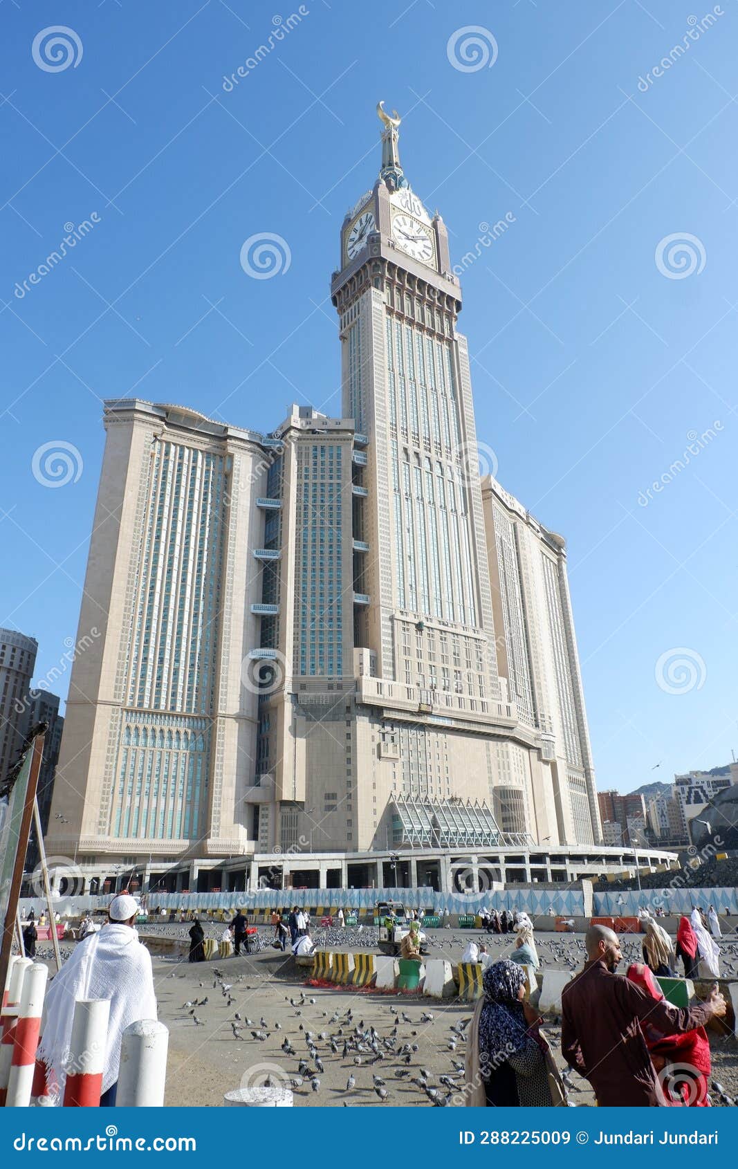 Blue Sky and the Zamzam Tower in Mecca City Editorial Stock Image ...