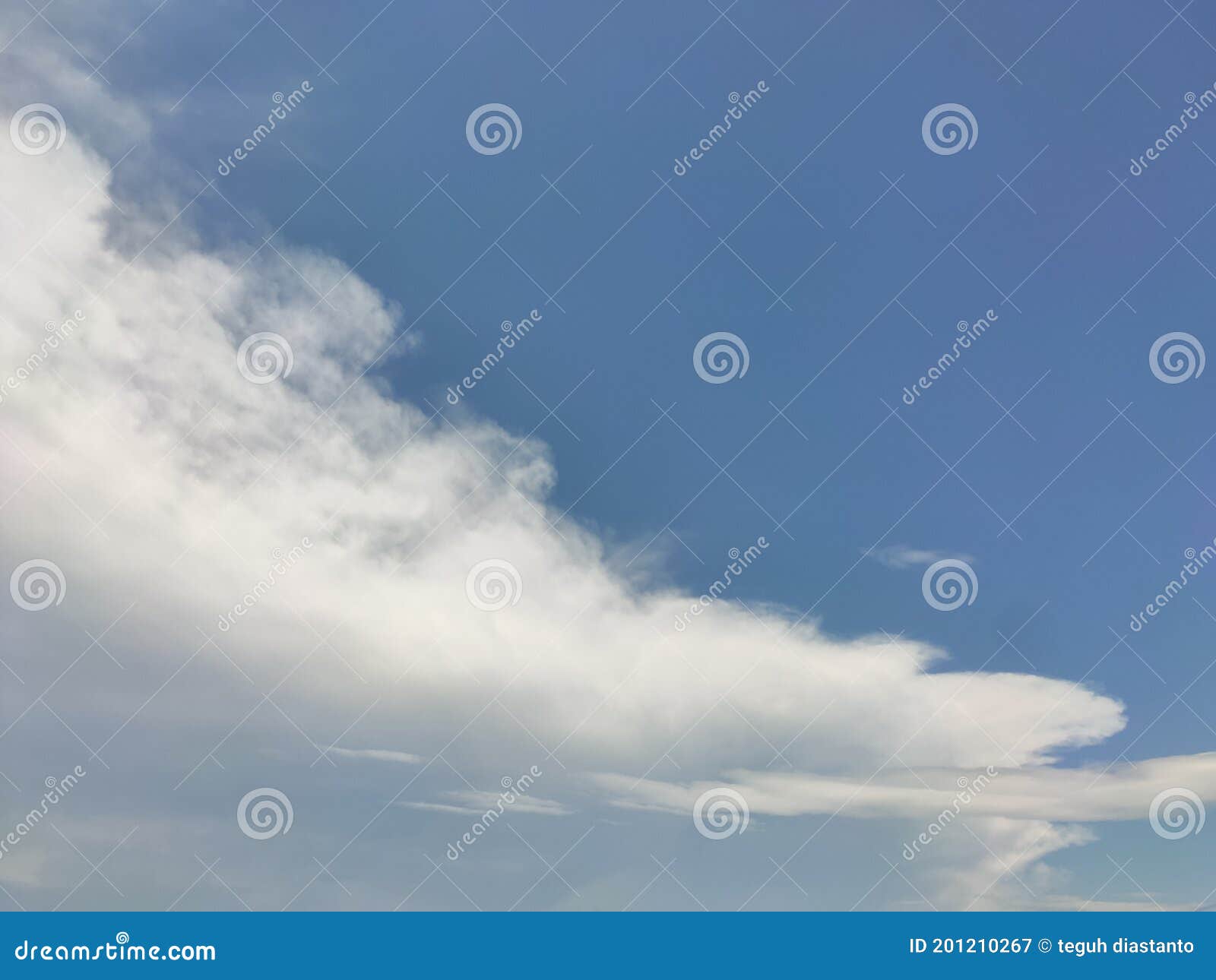 Blue Skys on the Bright Day Light Stock Image - Image of morning, wave ...