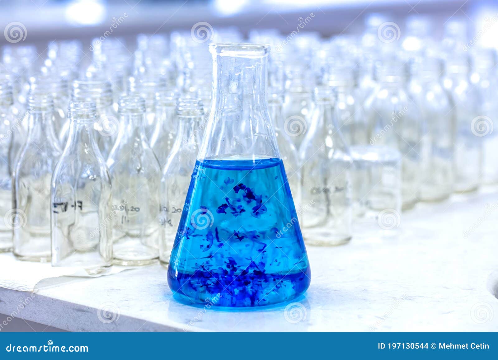 Blue Solution Methylene Blue in Erlenmeyer, Experiments in Chemistry ...