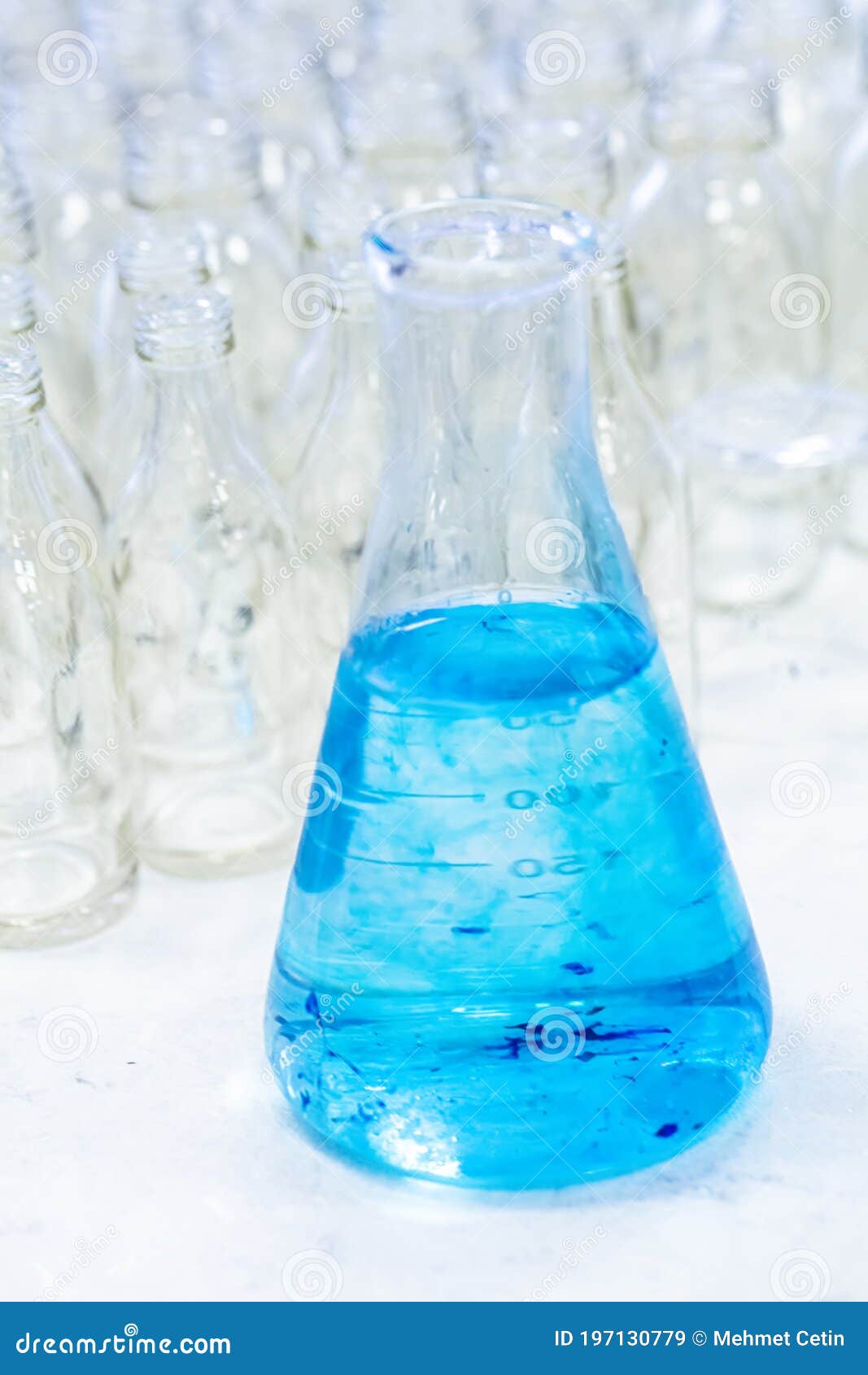 Blue Solution Methylene Blue in Erlenmeyer, Experiments in Chemistry ...