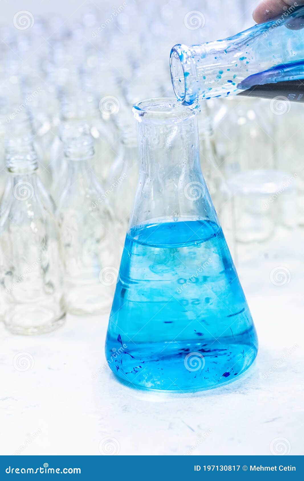 Blue Solution Methylene Blue in Erlenmeyer, Experiments in Chemistry ...
