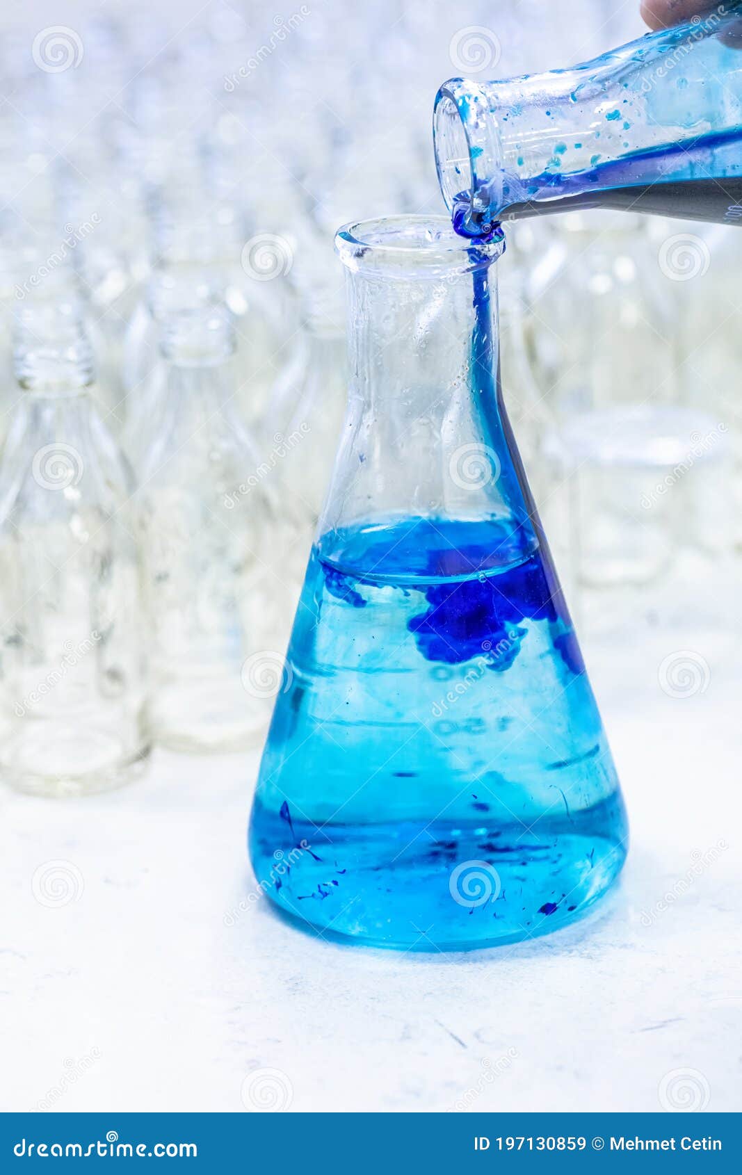 Blue Solution Methylene Blue in Erlenmeyer, Experiments in Chemistry ...