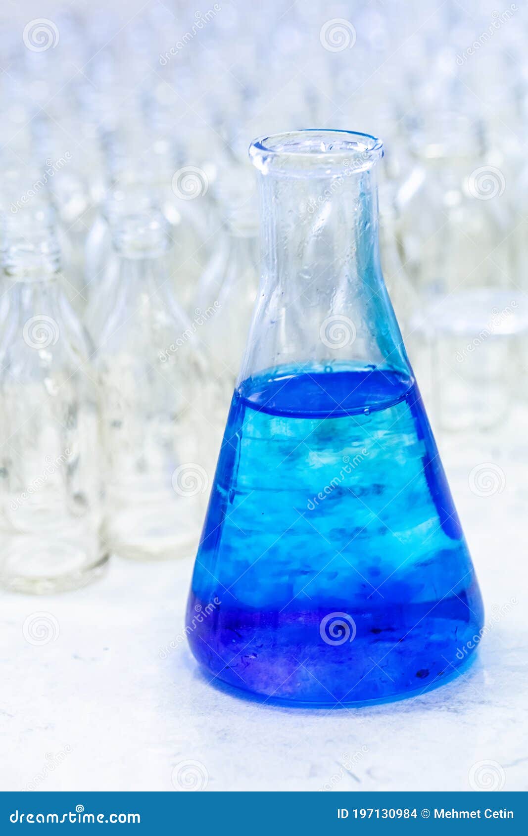 Blue Solution Methylene Blue in Erlenmeyer, Experiments in Chemistry ...