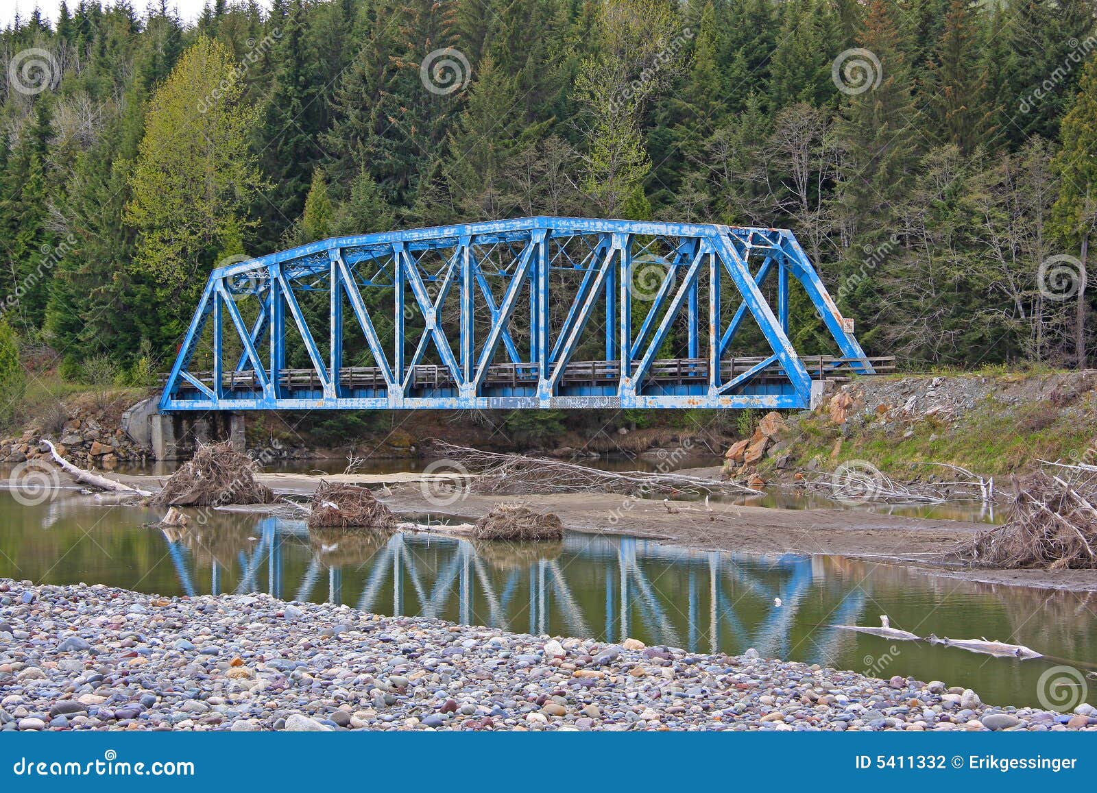 Blue steel railroad bridge stock photo. Image of columbia - 5411332