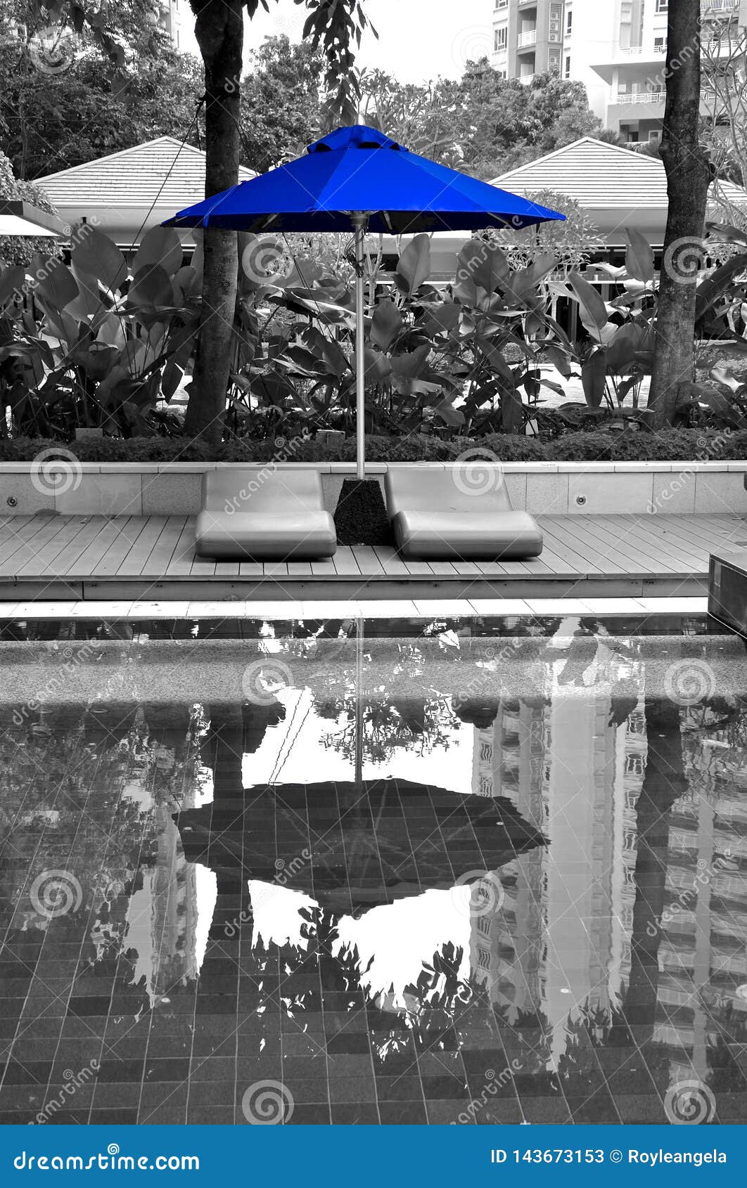 Blue sun parasol stock image. Image of outdoor, luxury - 143673153