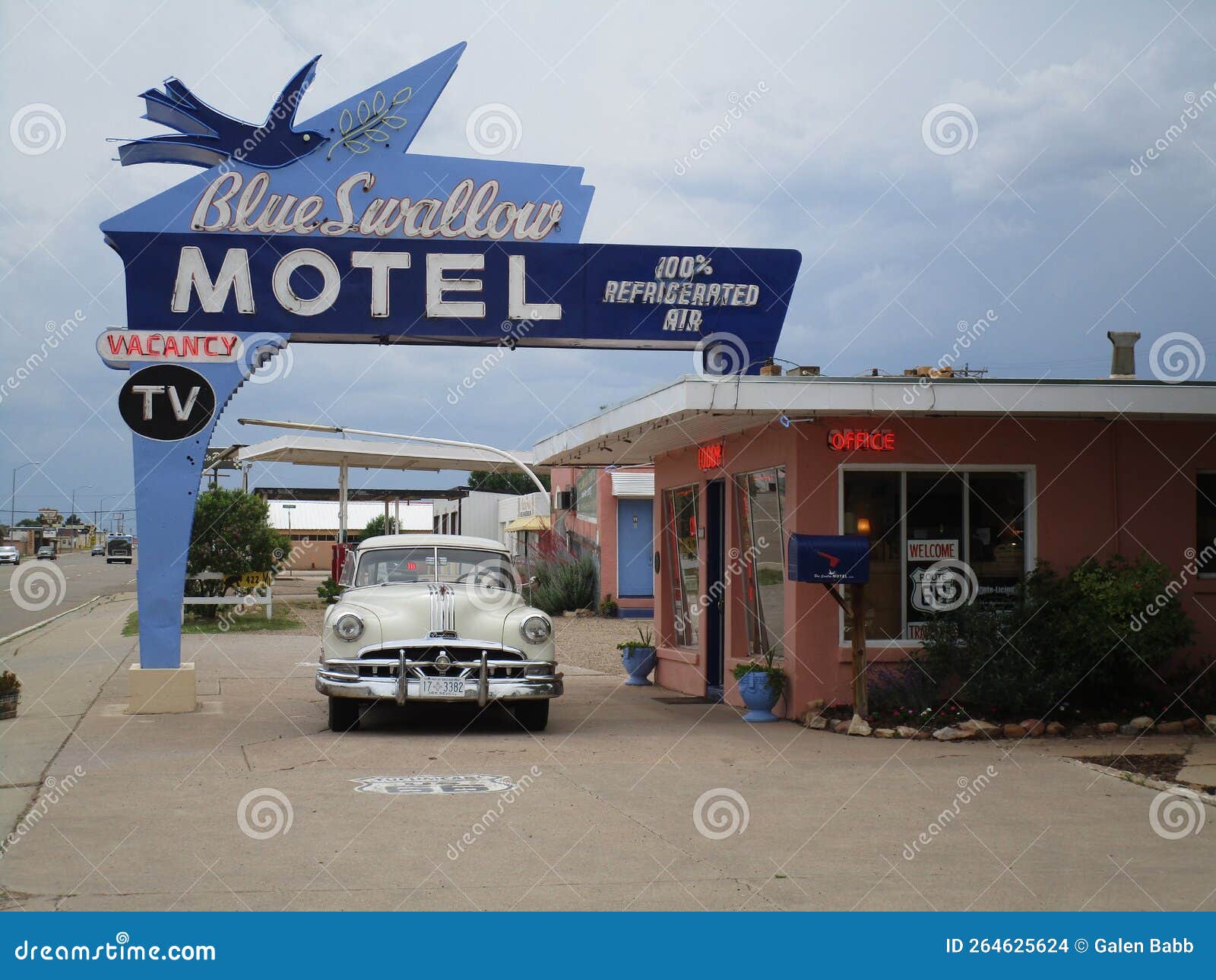 Blue Swallow Motel Along Route 66 Editorial Stock Image - Image of sign ...