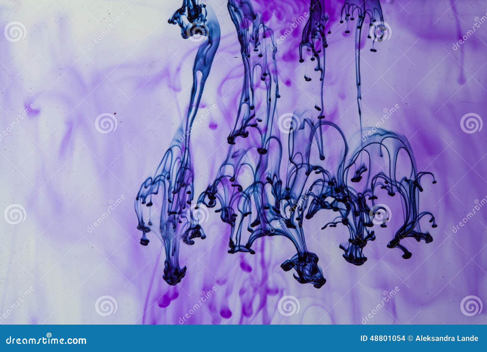 Blue and Violet Liquid in Water Stock Photo - Image of colour, dynamic ...