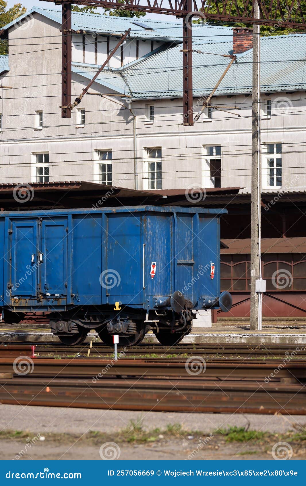 BLUE WAGON stock image. Image of garden, loading, embargo - 257056669