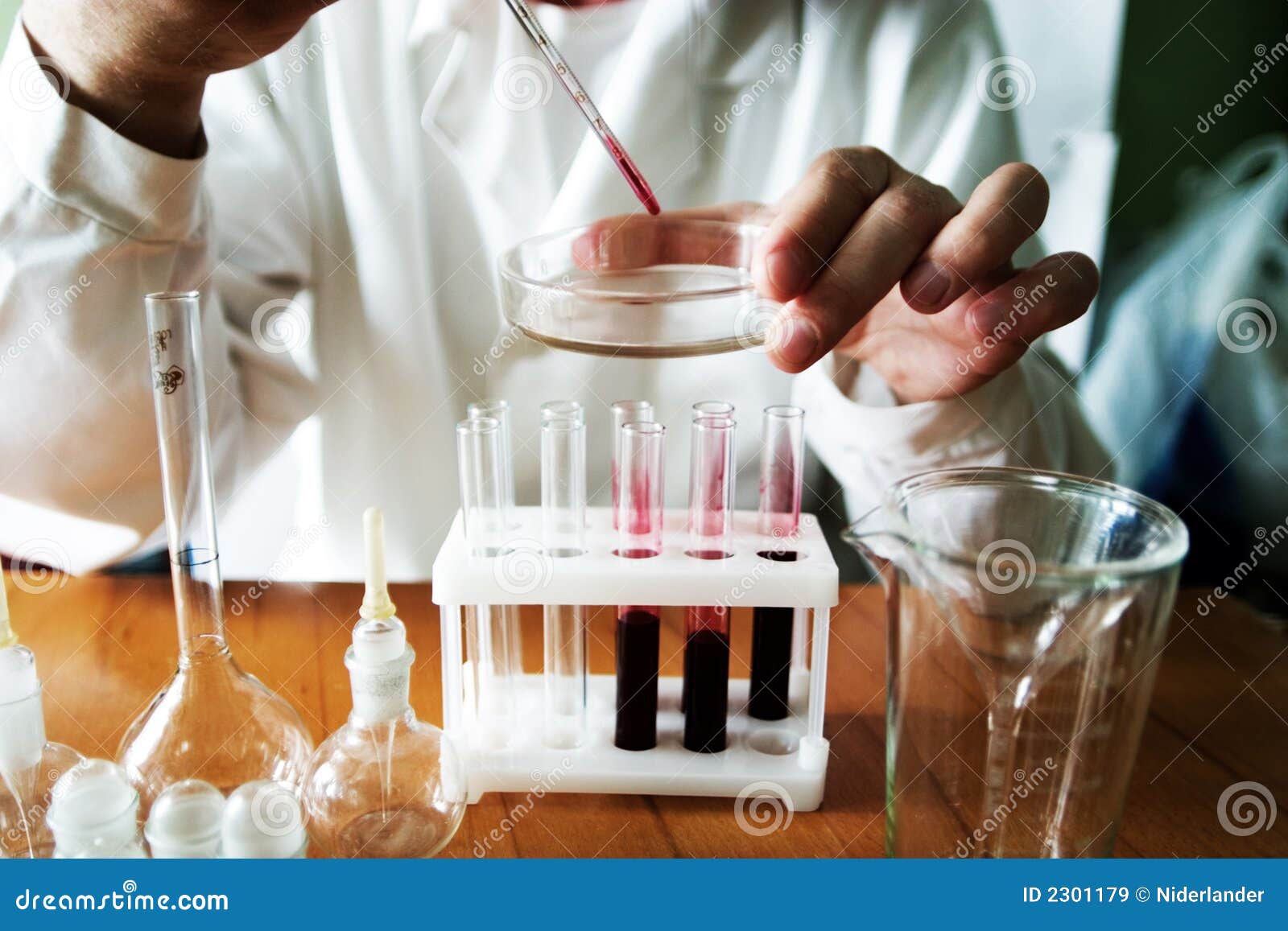 Blutanalyse stockbild. Bild von studie, industrie, wissenschaftlich ...