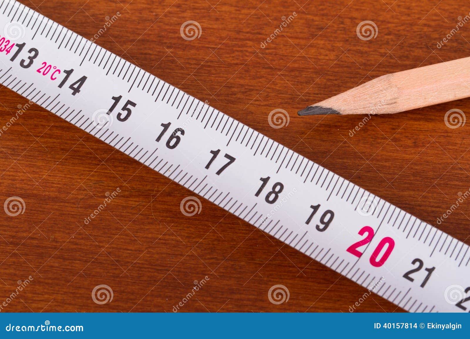 Blyertspenna och linjal arkivfoto. Bild av makro, kreativitet - 40157814