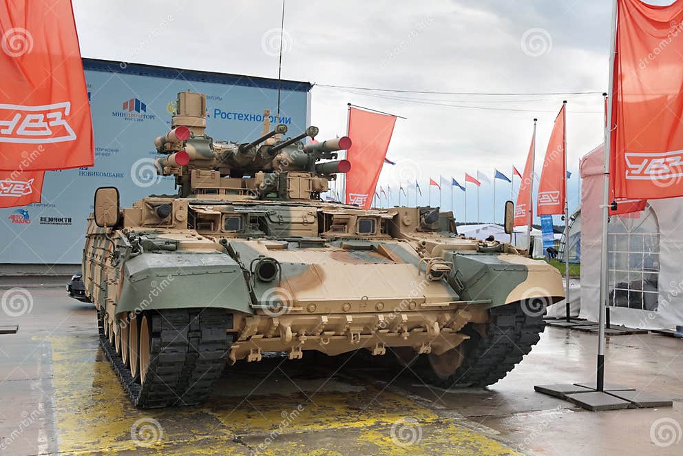 BMPT editorial photo. Image of show, cannon, outdoors - 25853546