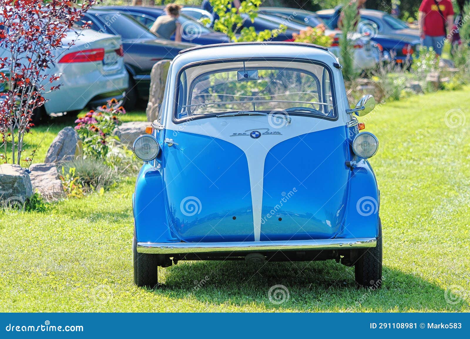 BMW Isetta 250 (1955) editorial photo. Image of motorcycle - 291108981