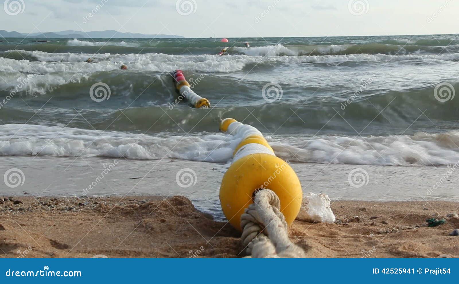 Boa del mare archivi video. Video di nave, barca, pericolo - 42525941