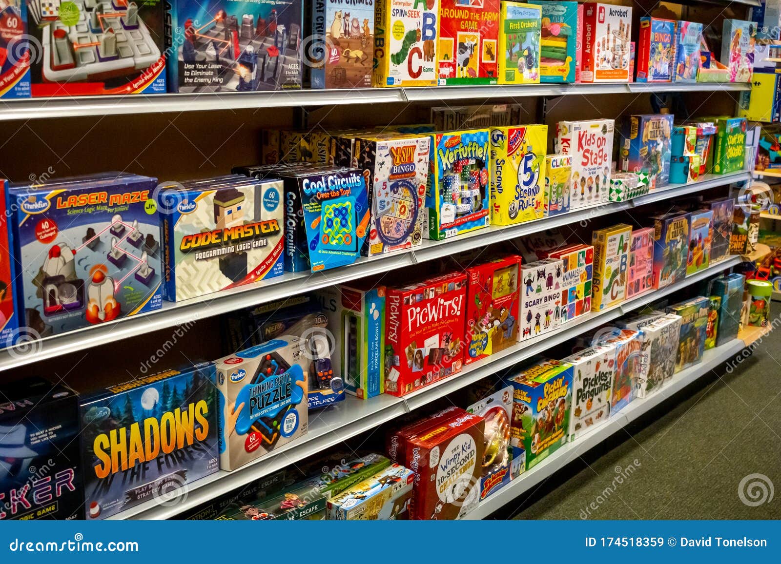 Board games editorial stock image. Image of friends - 174518359