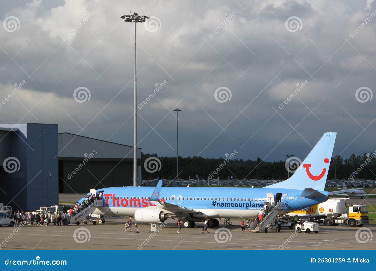 Boarding Boeing 737 Airplane Editorial Stock Image - Image of ...