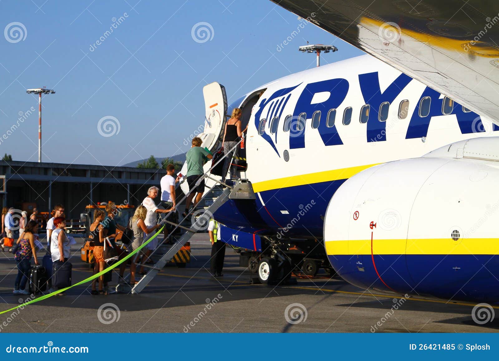 Boarding Ryanair editorial image. Image of gate, modern - 26421485