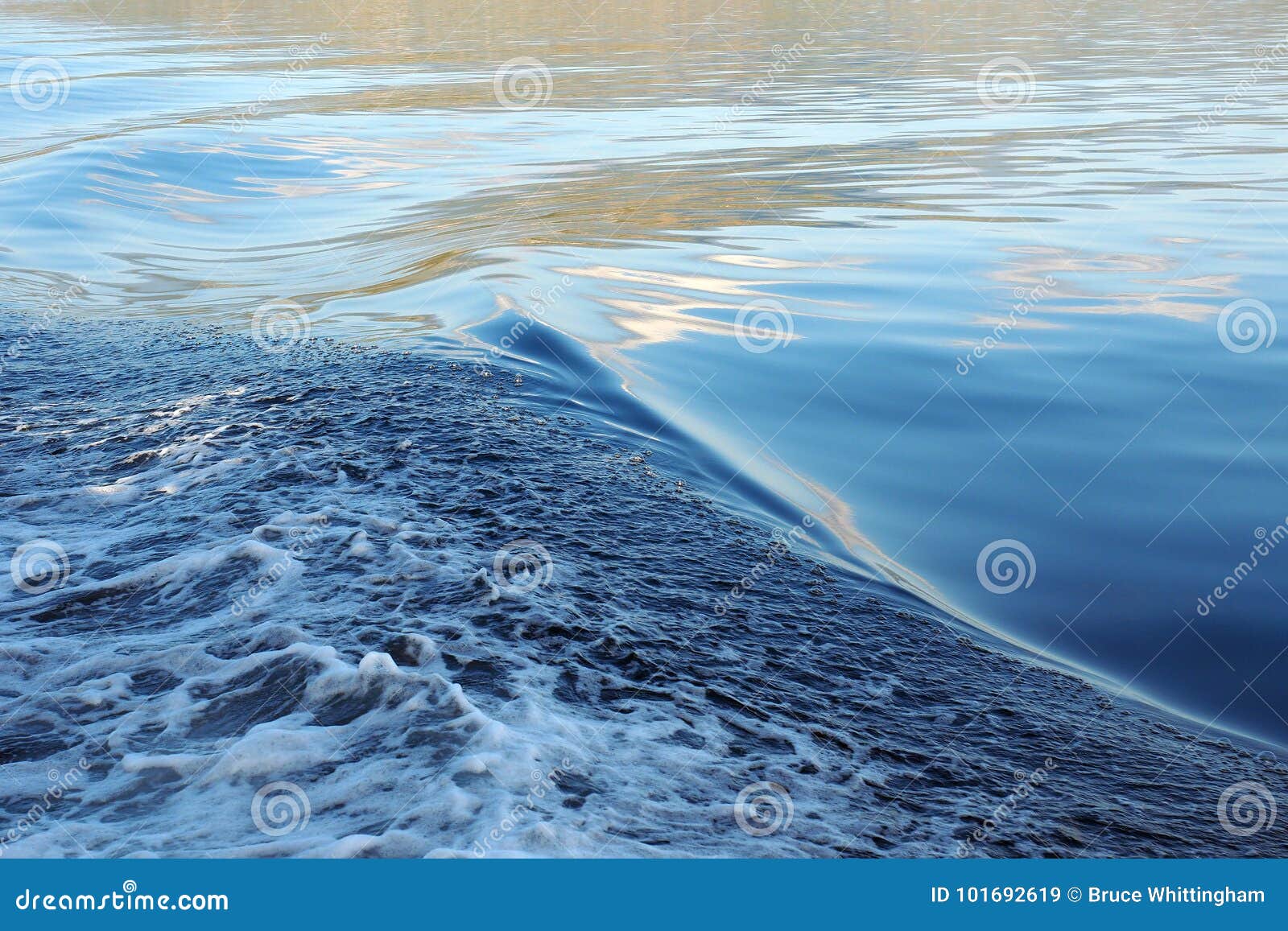 Boat Bow Wave in Blue Water Stock Image - Image of water, blue: 101692619