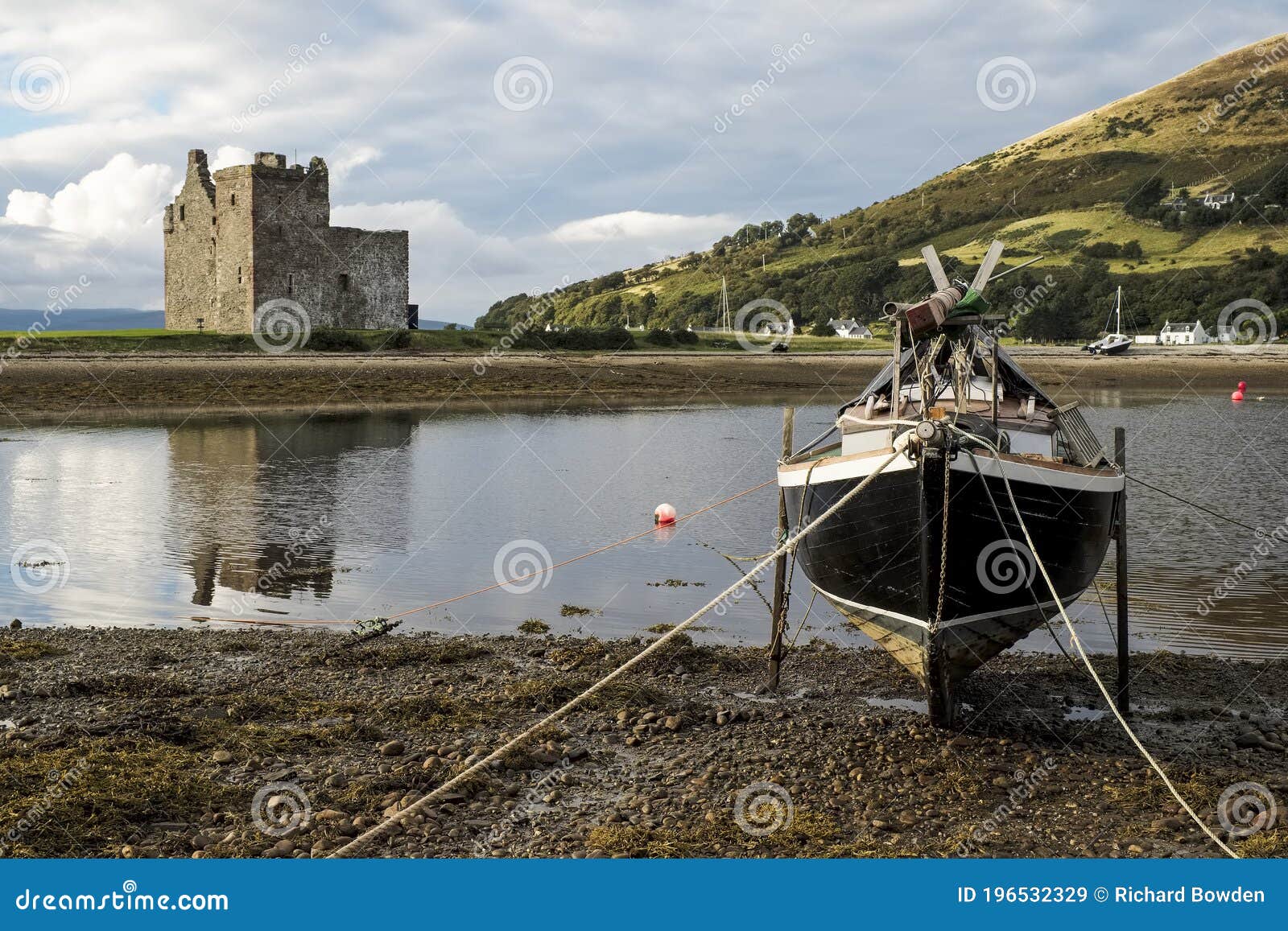 Boat and Castle stock image. Image of reflection, isle - 196532329