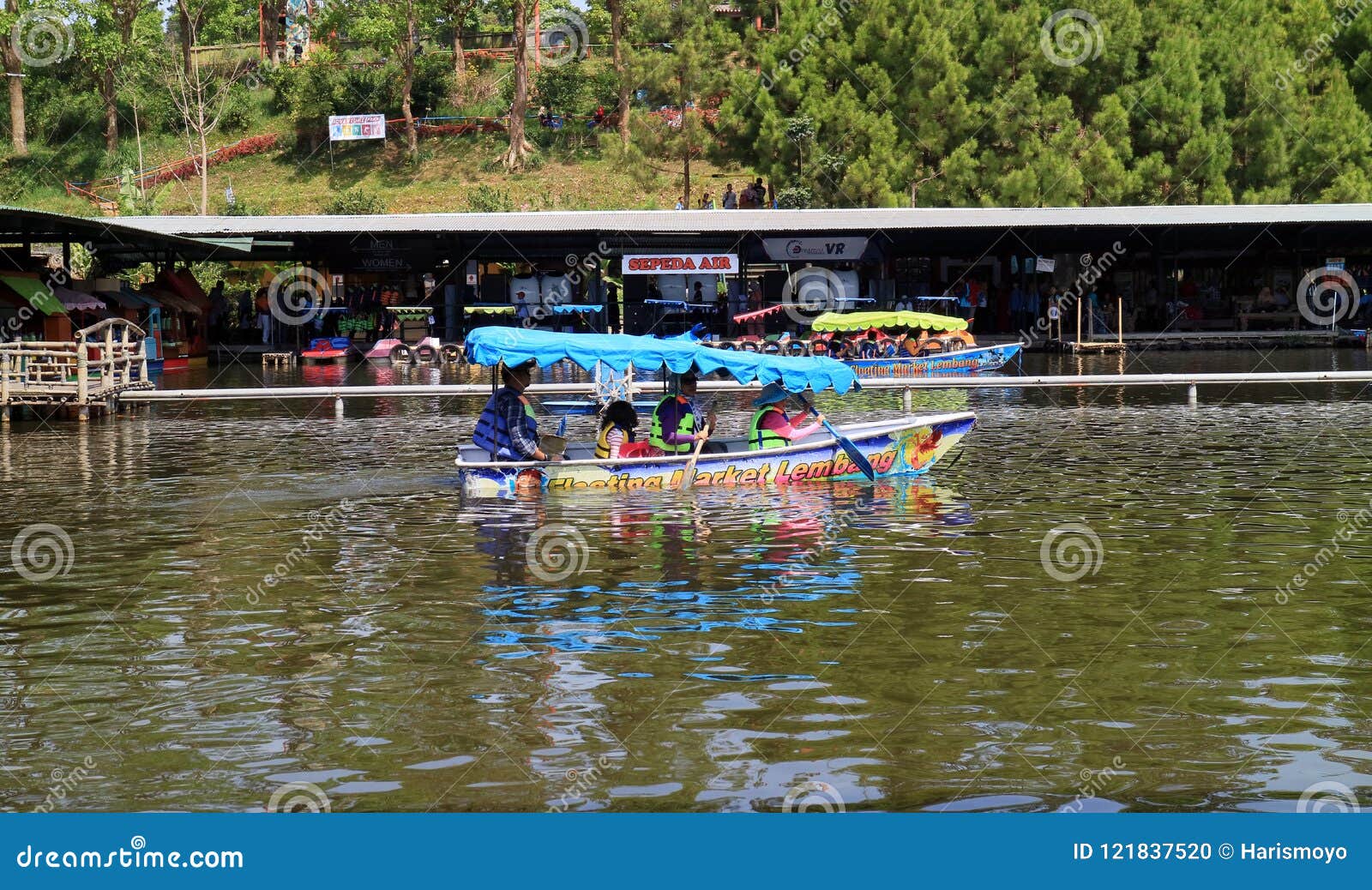 Boat in Floating Market Lembang Editorial Image - Image of outside ...
