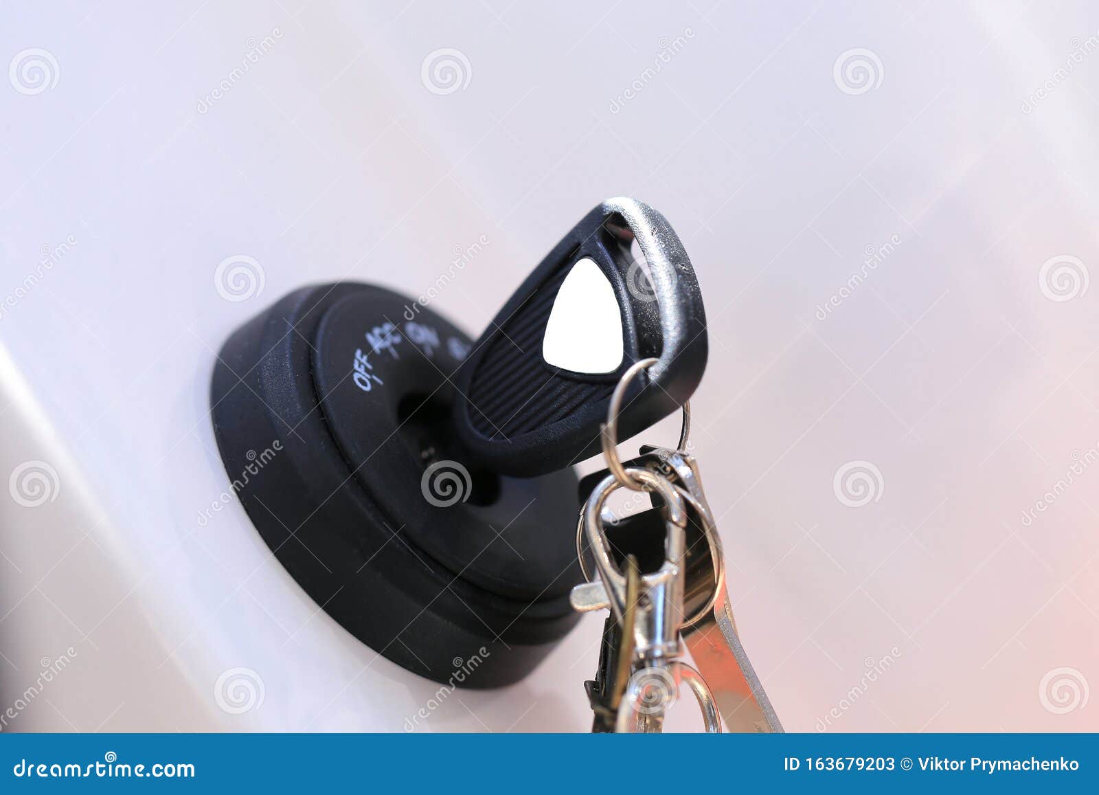 Boat Key Close-up and Start Engine Stock Image - Image of dashboard ...