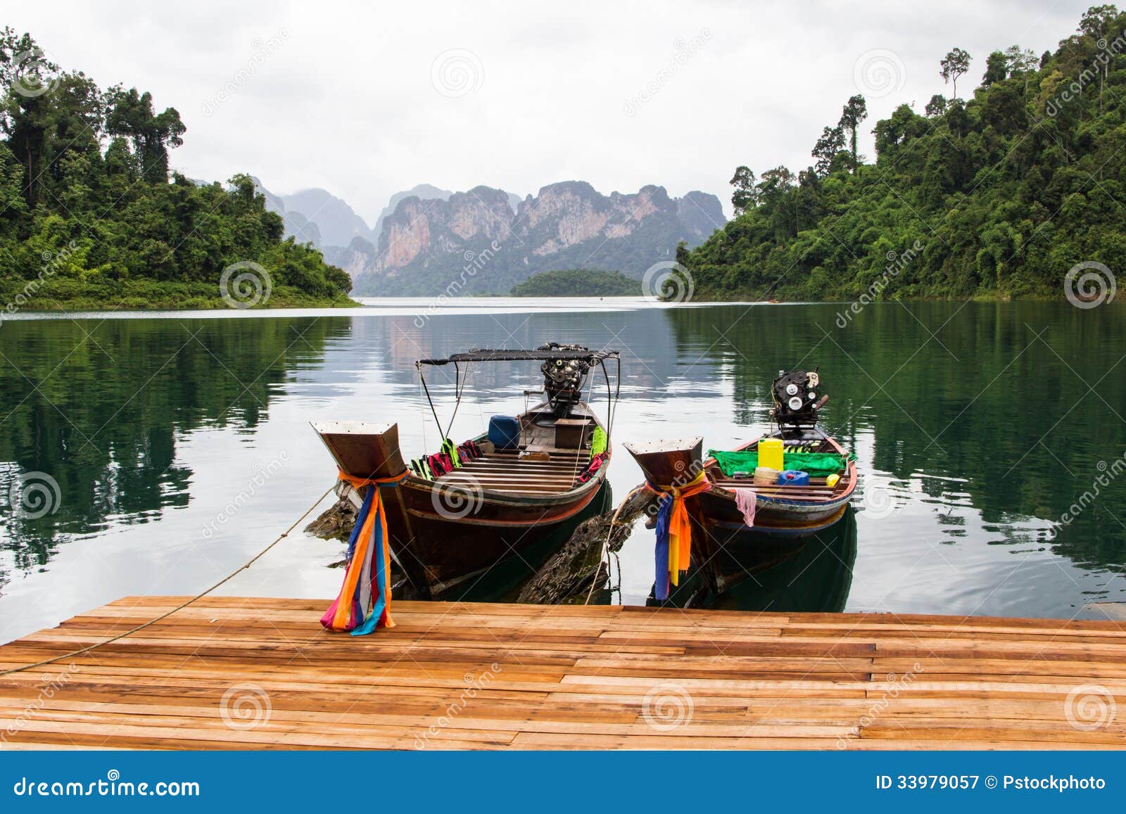 Boat on the Lake in Relax Day Stock Image - Image of light, peace: 33979057
