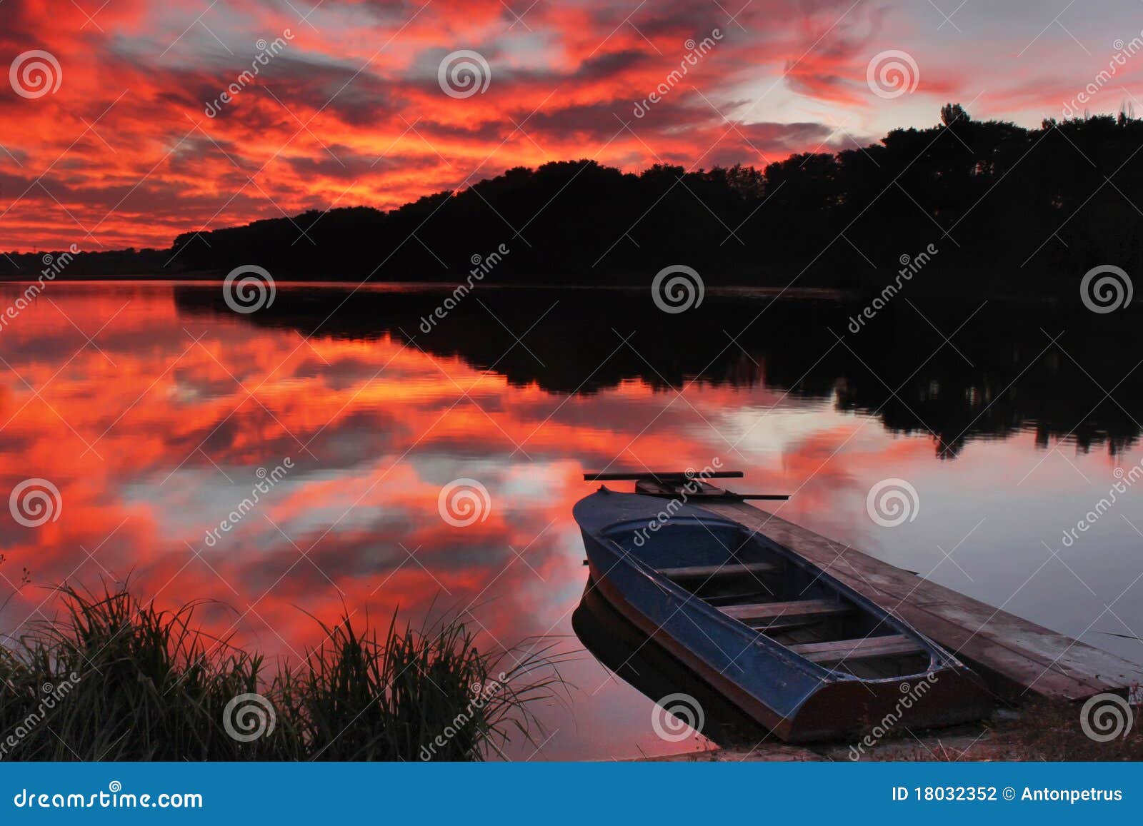 Boat on the Lake on Sunrise Stock Photo - Image of spring, magic: 18032352