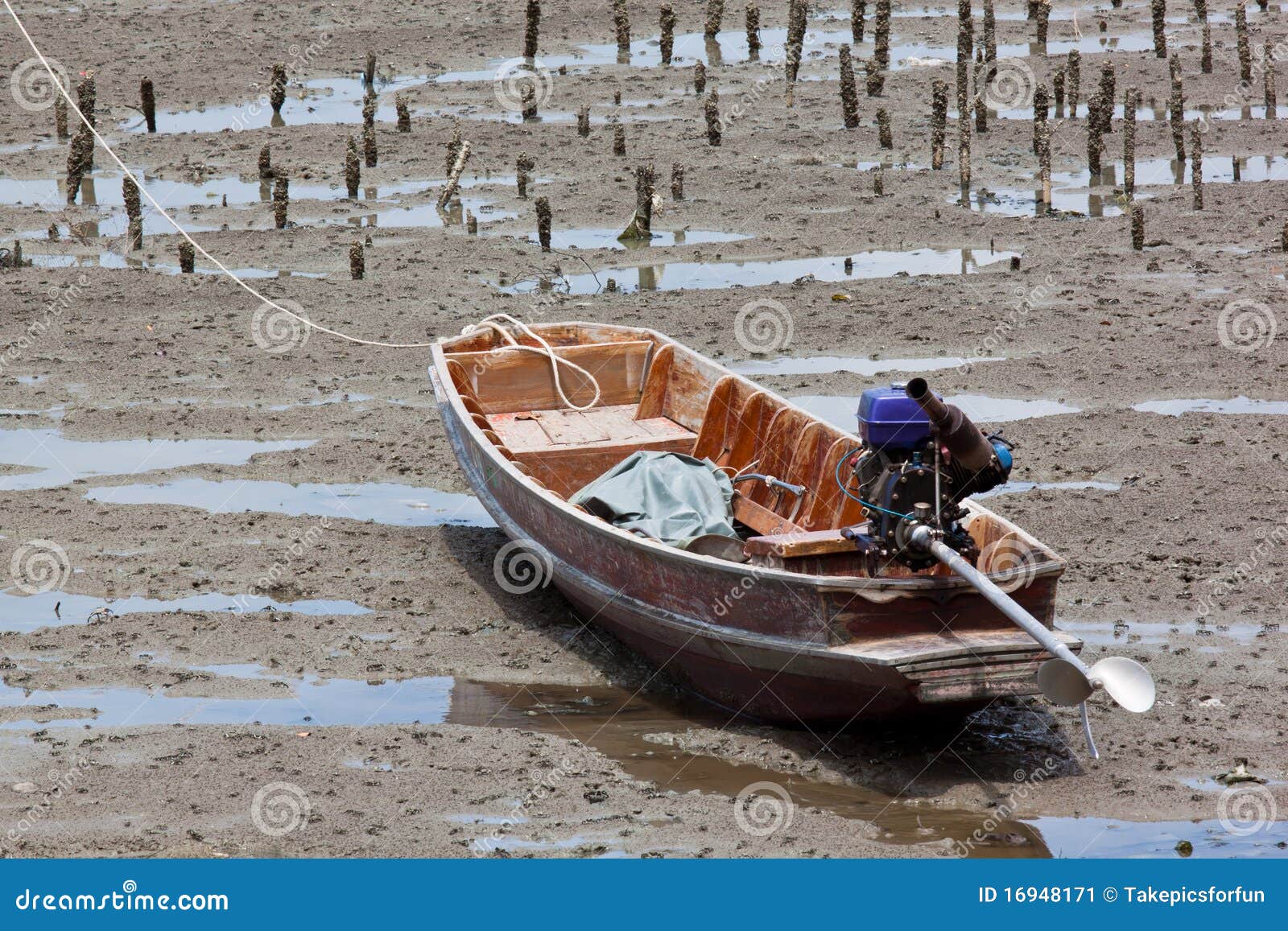 Boat on Mud, Thailand stock image. Image of leaning, seaside - 16948171
