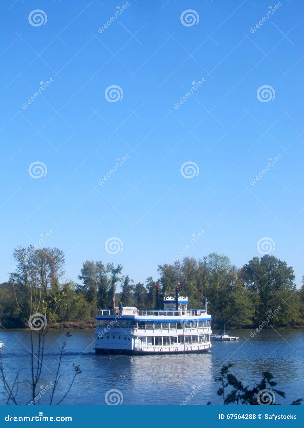 A Boat Navigates the Connecticut River Editorial Stock Photo - Image of ...