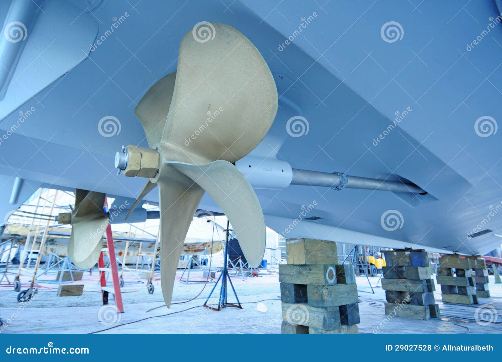 Boat Propeller Royalty-Free Stock Photo | CartoonDealer.com #34192725