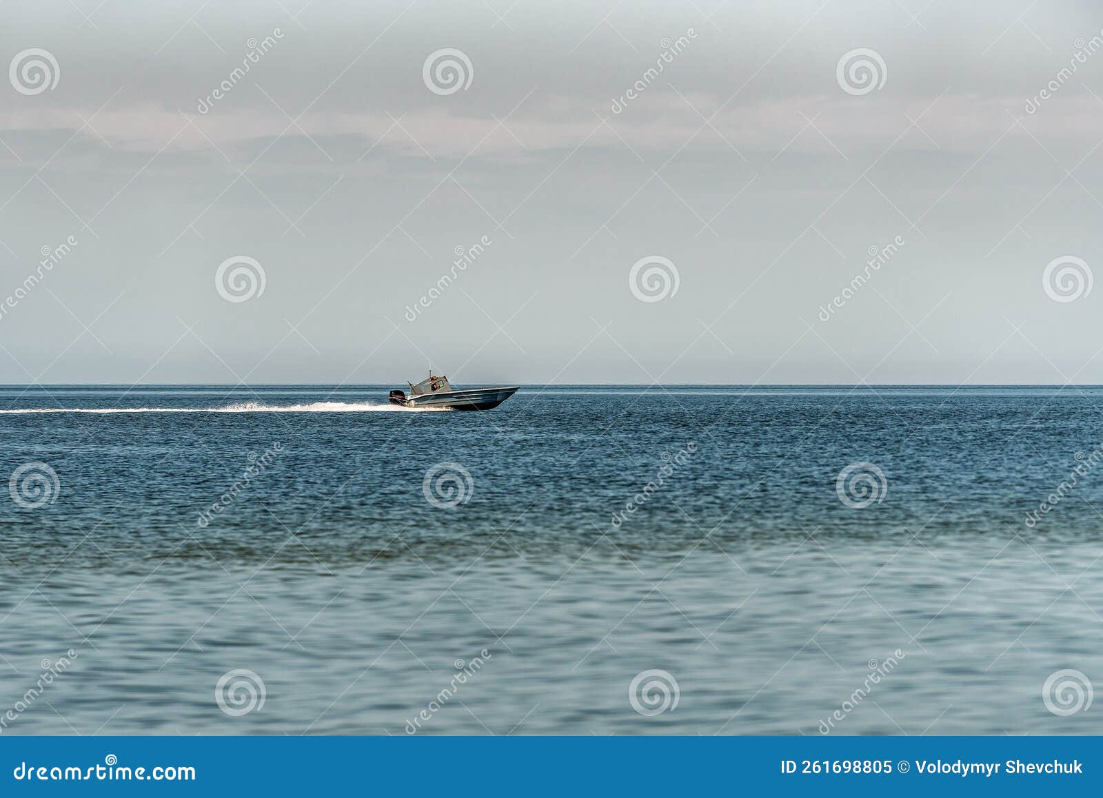 Boat Running Fast on the Water Stock Image - Image of wave, boating ...