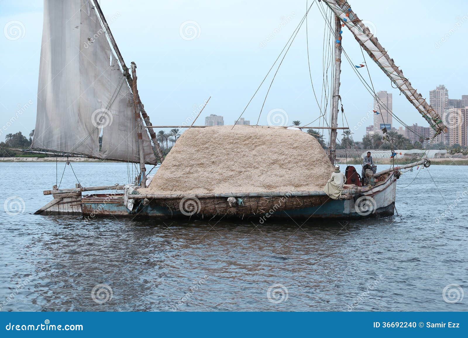 A boat sailing on the Nile editorial image. Image of ship - 36692240