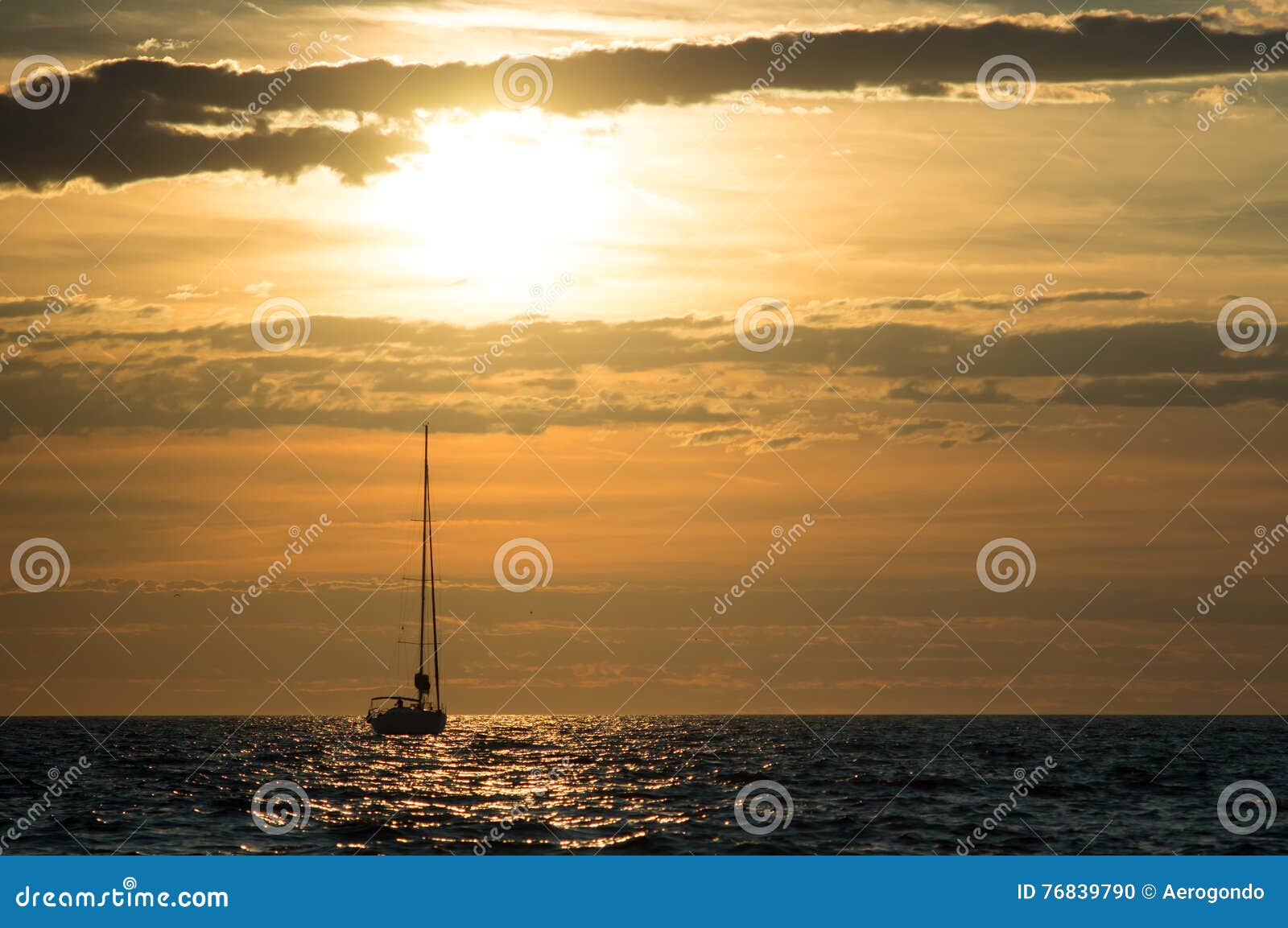 Boat Sailing into the Sunset Stock Photo - Image of dawn, season: 76839790