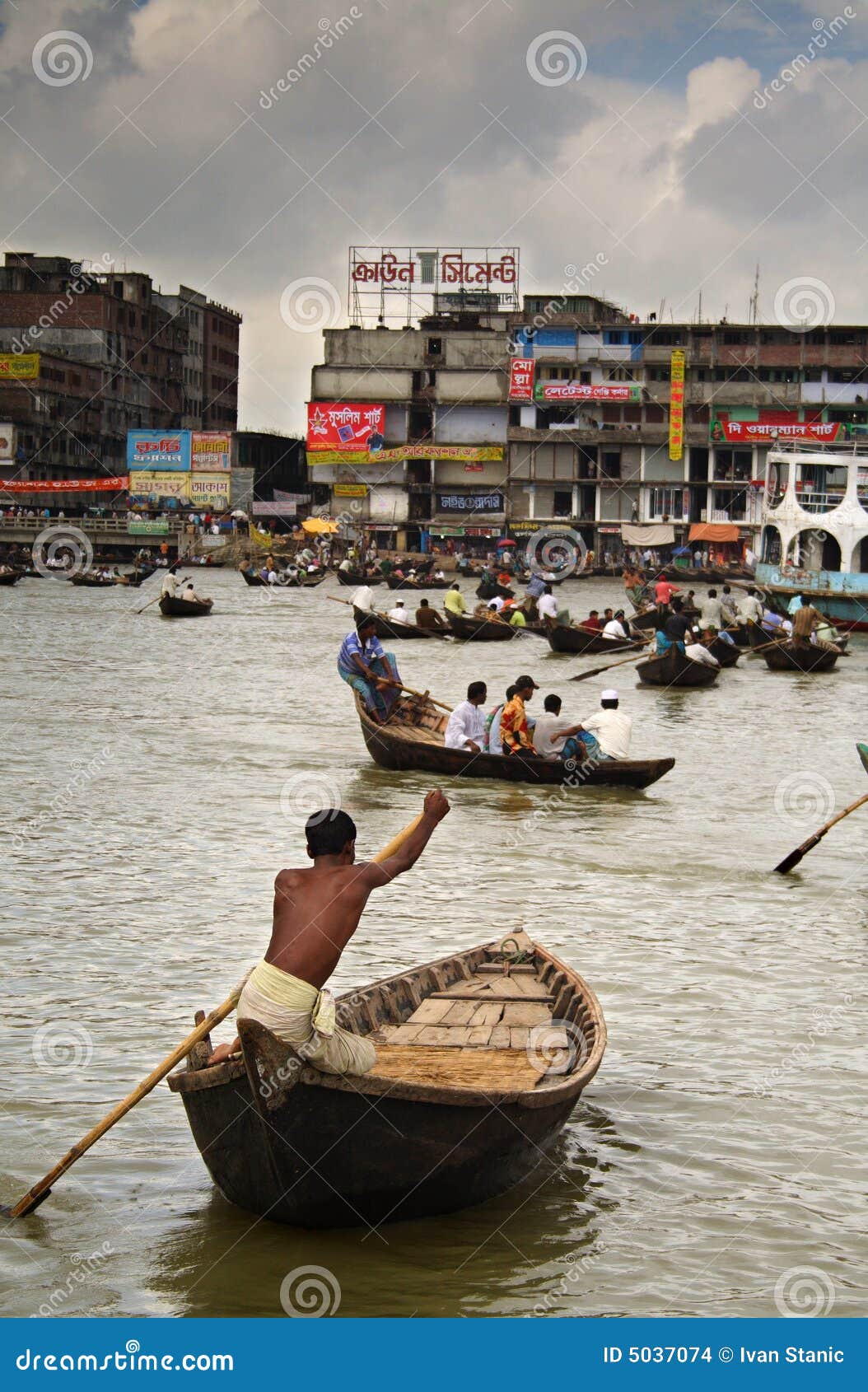Boat Traffic on Buriganaga River Editorial Stock Image - Image of ...