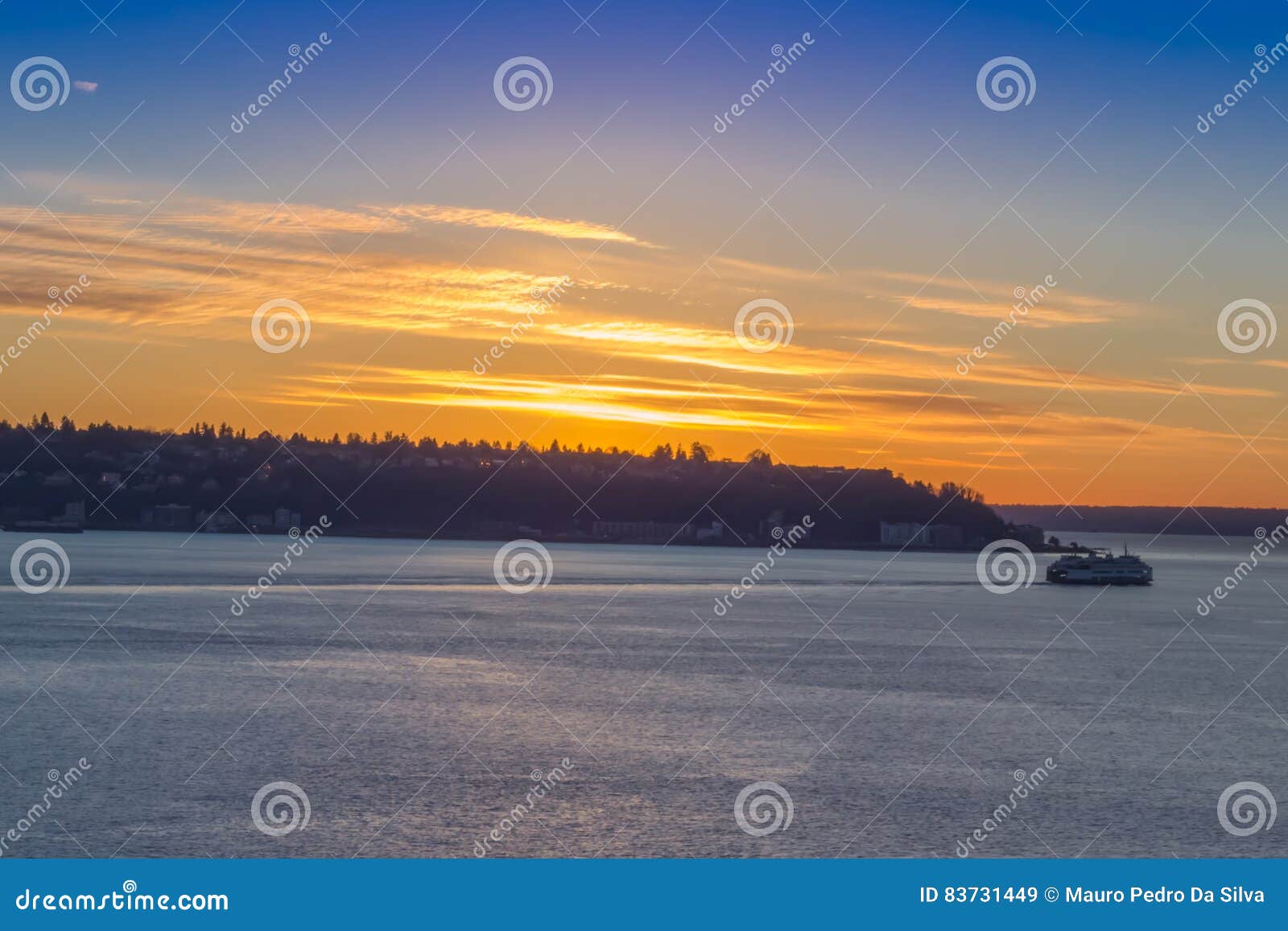 Boat on a Winter Sunset at Seattle Waterfront Stock Image - Image of ...