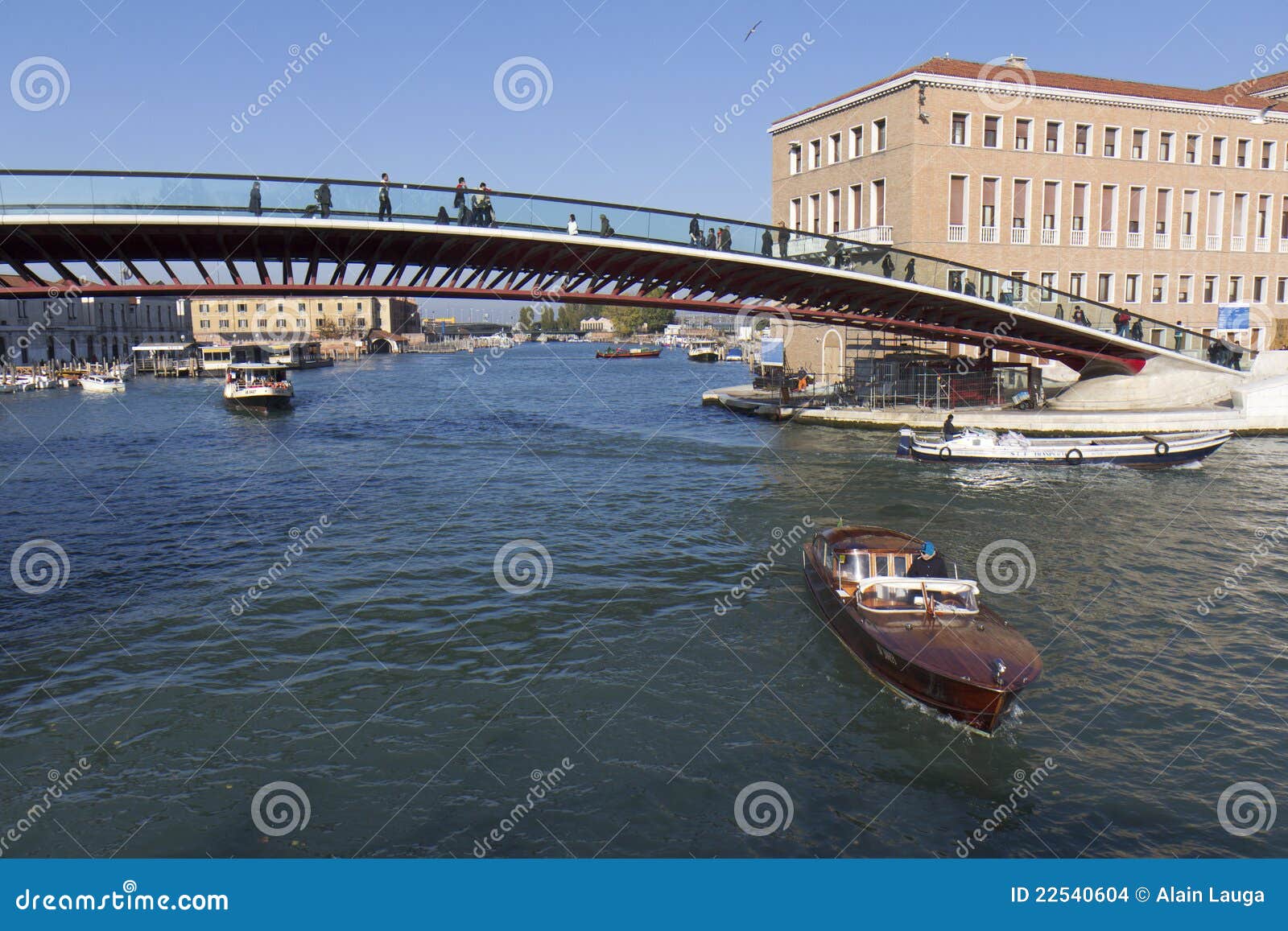 Boats near a bridge editorial stock image. Image of driver - 22540604