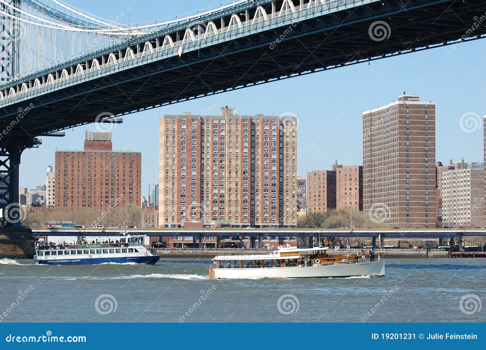 Boats Under the Manhattan Bridge Editorial Photo - Image of states ...