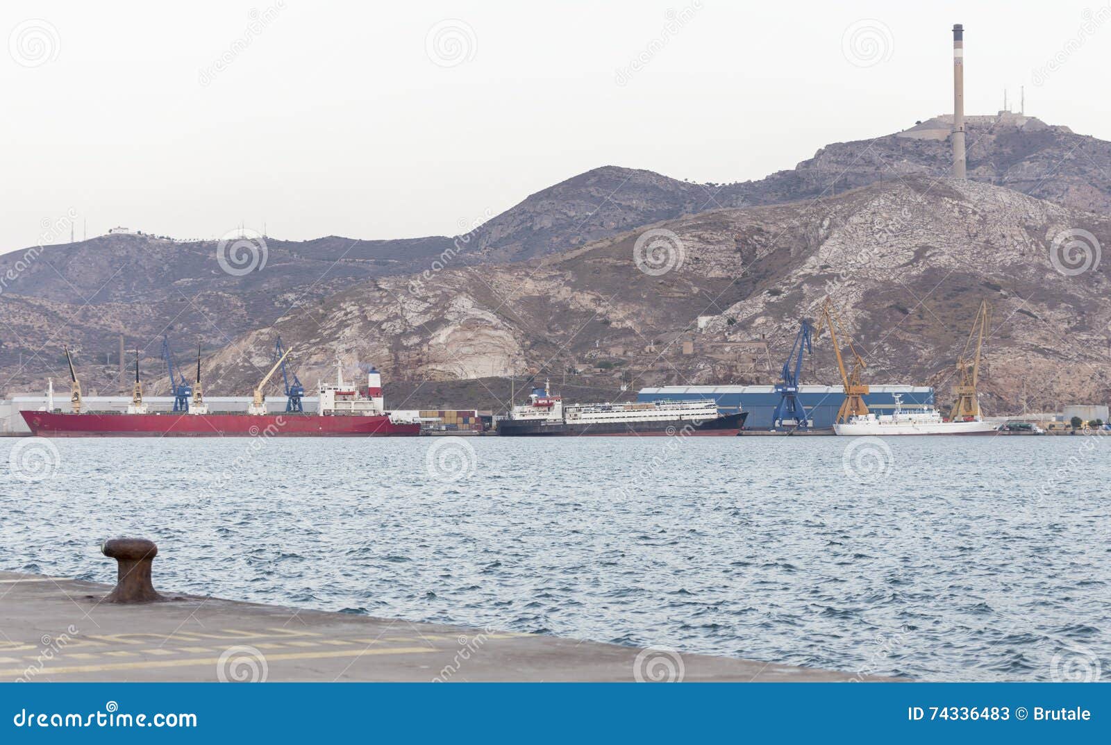 Boats Unloading Materials at the Port Stock Image - Image of progress ...