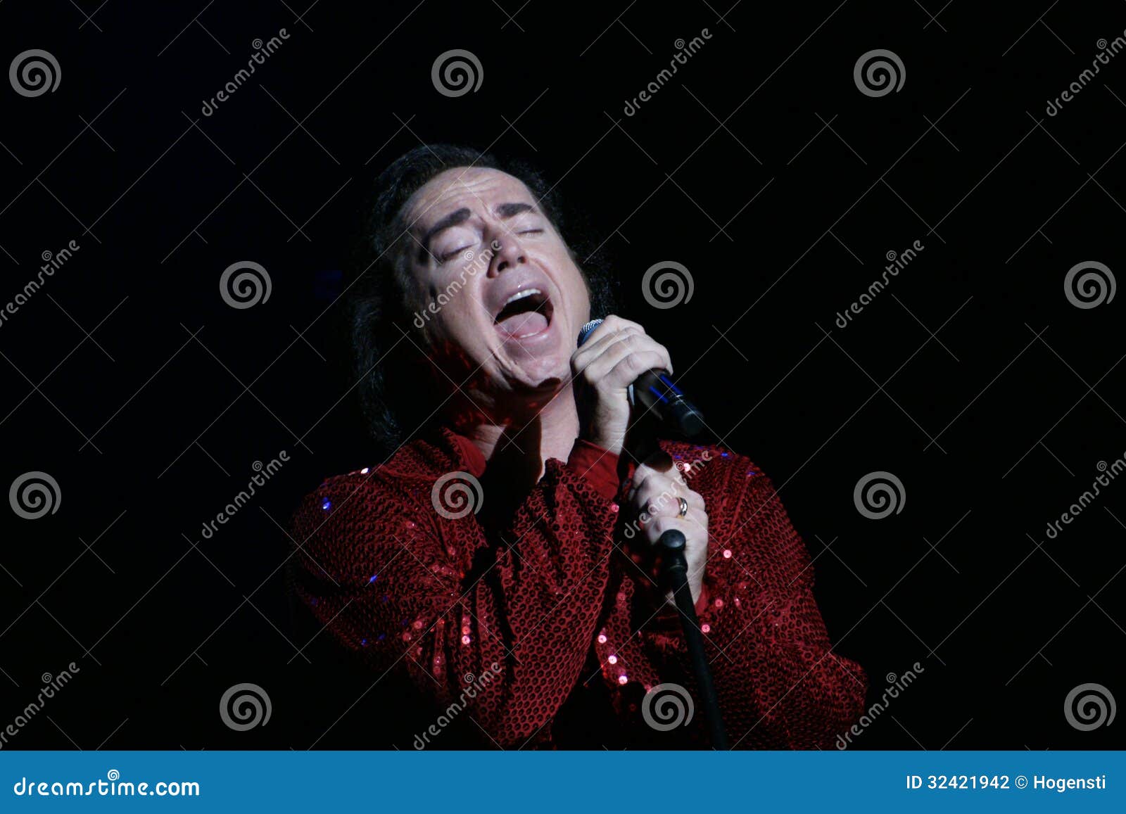 Bobby Bruce is Nearly Neil editorial photography. Image of arena - 32421942