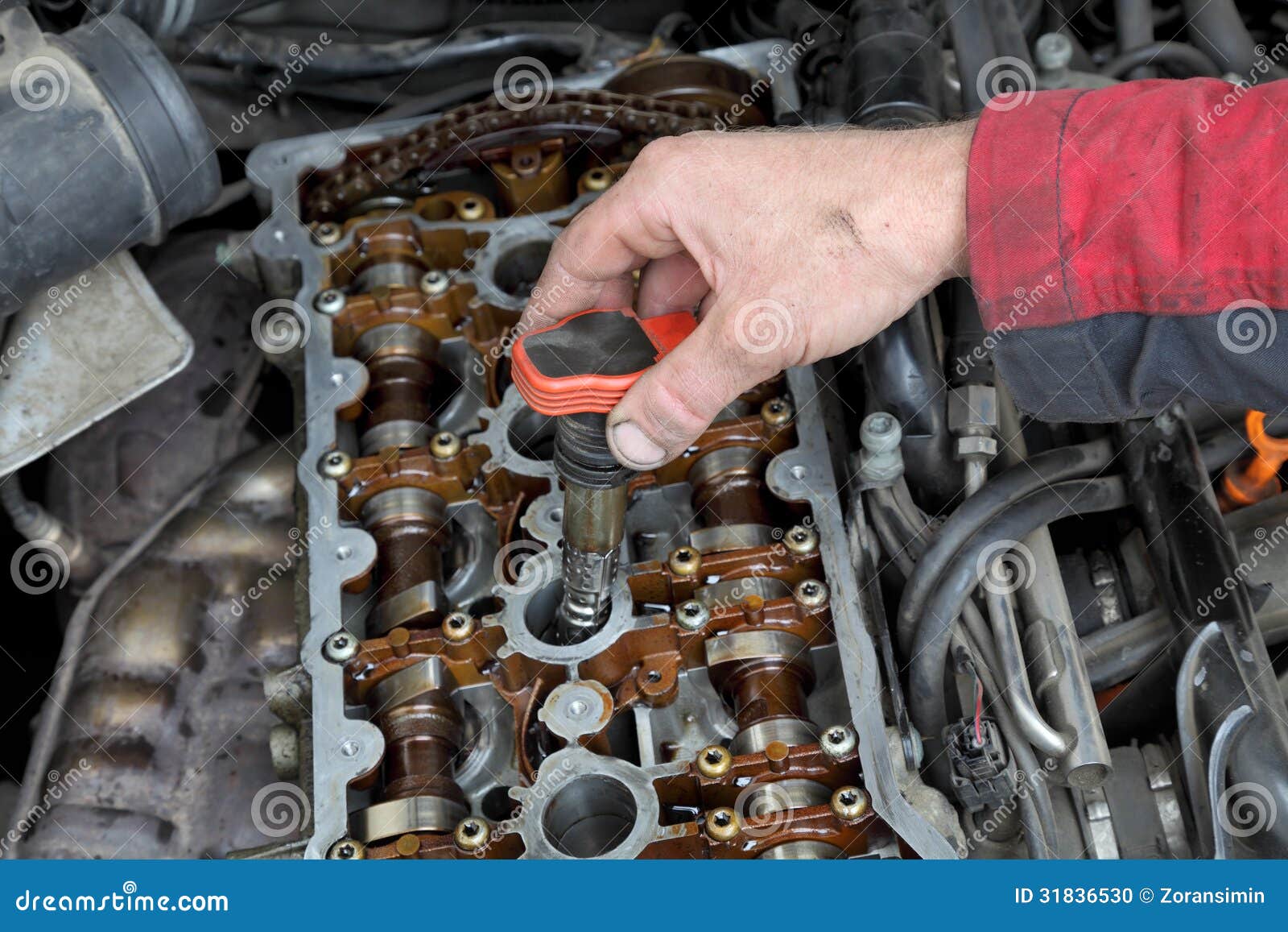 Bobina De Ignición Automotriz Foto de archivo - Imagen de servicio ...